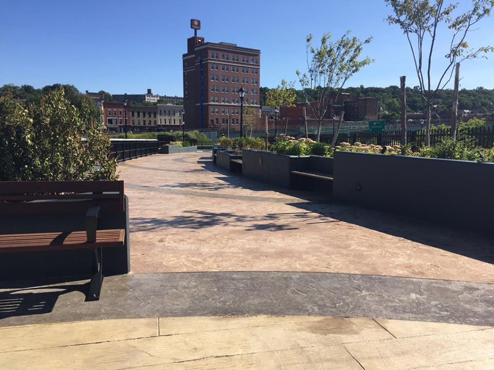 Mohawk Valley Gateway Overlook Opens in Amsterdam – Canalway Trail Times